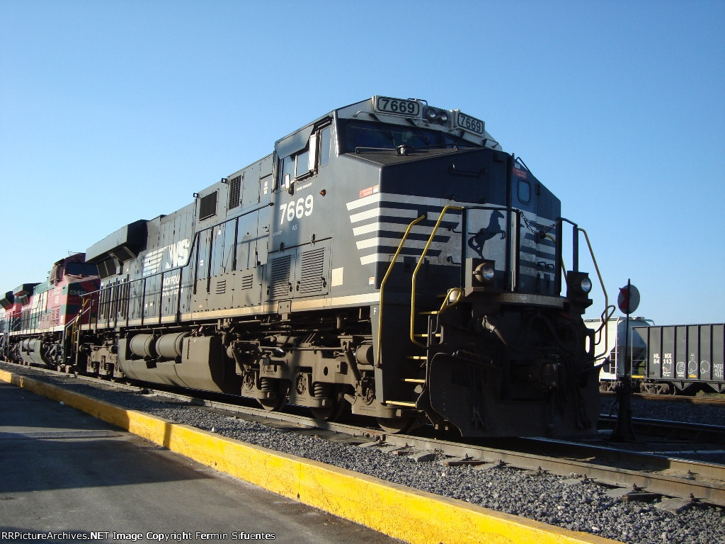 Norfolk Southern 7669